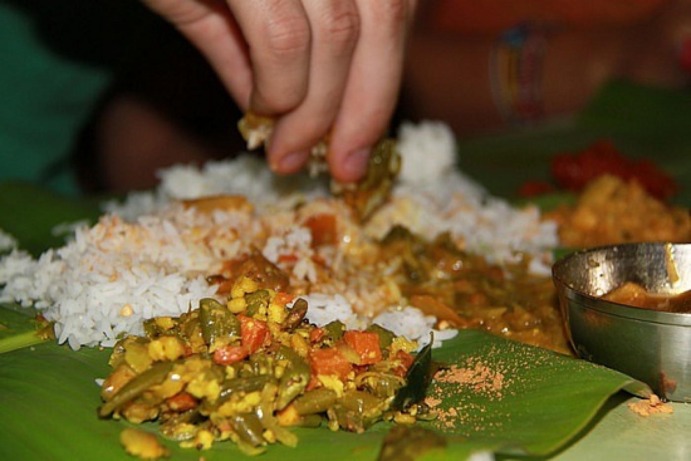 Why Should We Eat With Our Hands? • Hari Ome